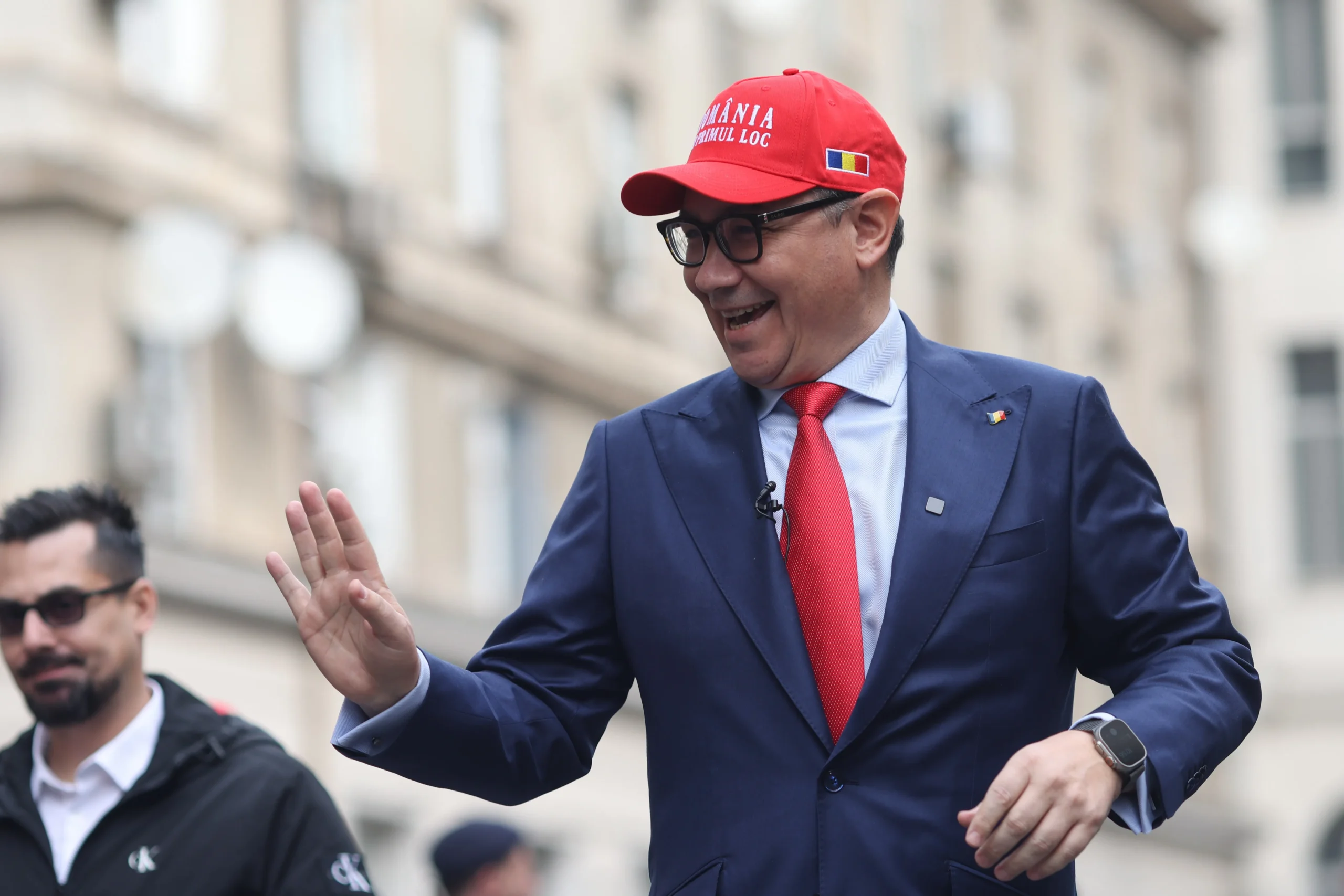 Cine este Victor Ponta - Dashboard Alegeri 2025 - HotNews.ro